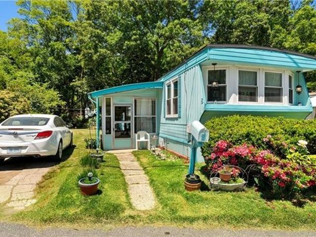 979 Toll Gate Rd, Warwick, RI 02886