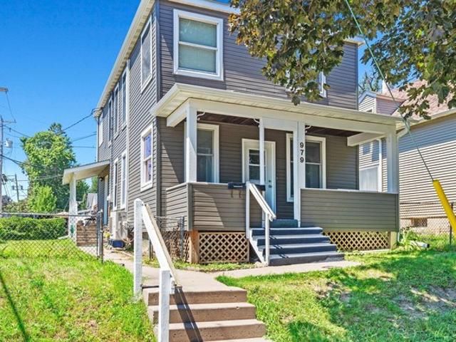 979 Victoria St N, Saint Paul, MN 55103