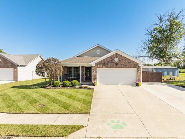 9804 Oak Hammock Dr, Yorktown, IN 47396