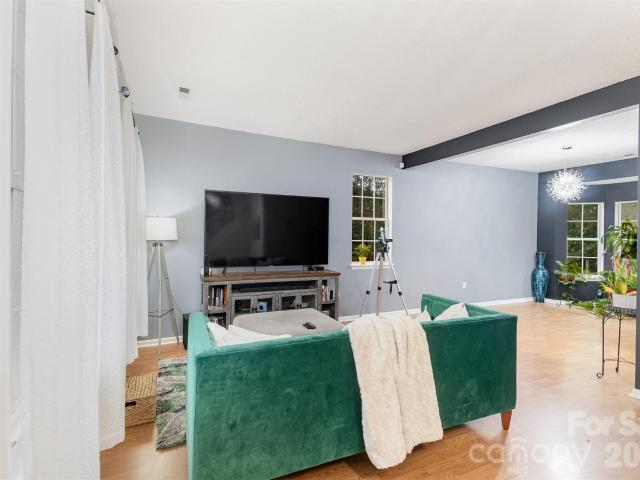 9804 Cooper Run Lane