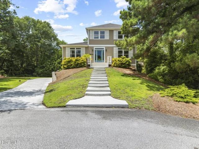 9804 Heath Pl, Emerald Isle, NC 28594