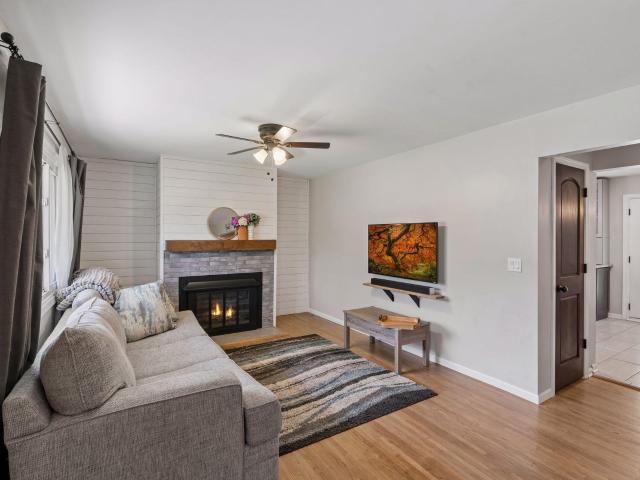 9804 5th Street NE