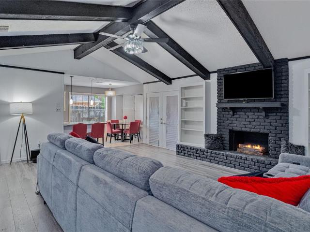 9805 Charleston Drive