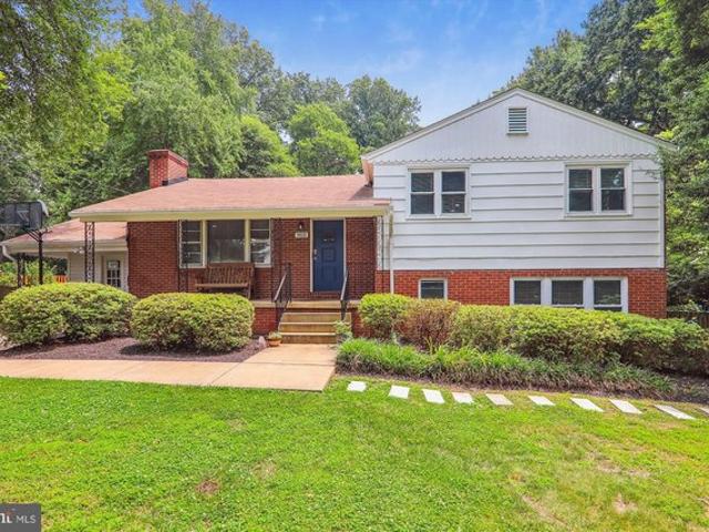 9805 Five Oaks Rd, Fairfax, VA 22031