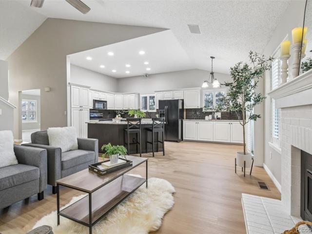 9805 Foxhill Circle