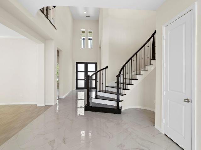 9806 Oakwood Trail