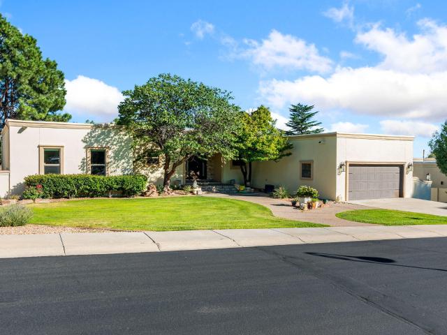 9806 Greenbrier Road NE