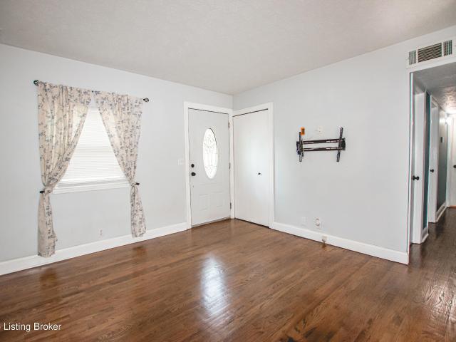 9806 Titan Dr