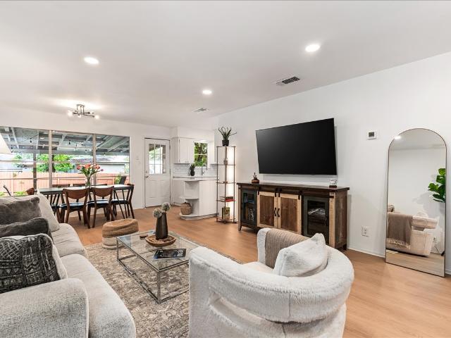 9807 Dallum Dr, Austin, TX 78753 | MLS #6205 | Compass