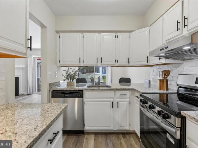9807 Sailfish Terrace
