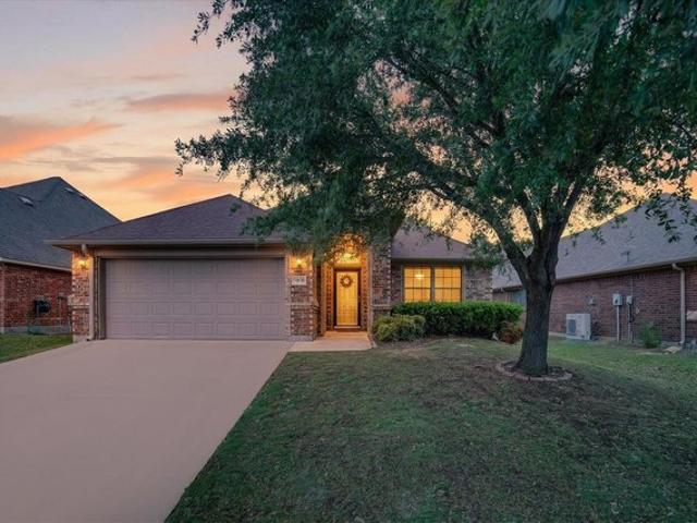 9808 Mullins Crossing Dr, Fort Worth, TX 76126