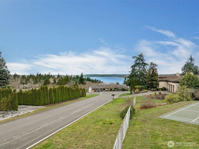 9808 NE 33rd St, Bellevue, WA 98004