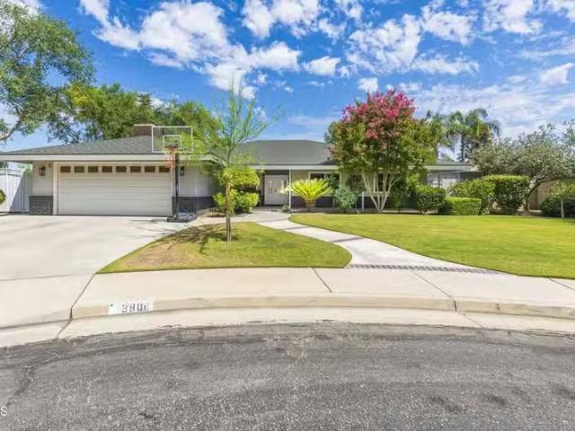 9808 GREEN OAK PL, BAKERSFIELD, CA 93311 Single Family Residen.