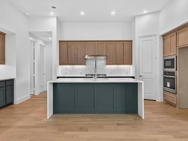 9809 Oak Glade Drive