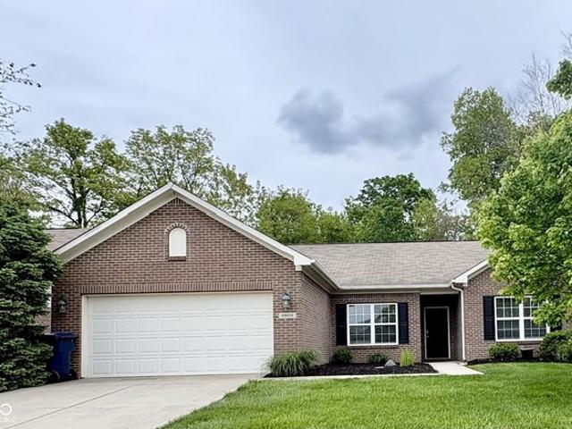 9809 Brook Wood Dr, McCordsville, IN 46055