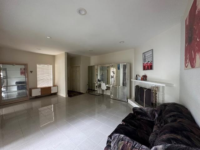 9809 Richmond Ave, Unit J 12