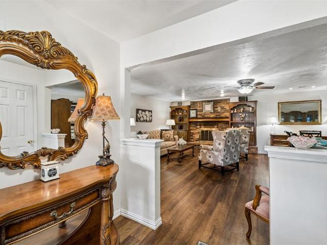 9809 S Country Club Drive