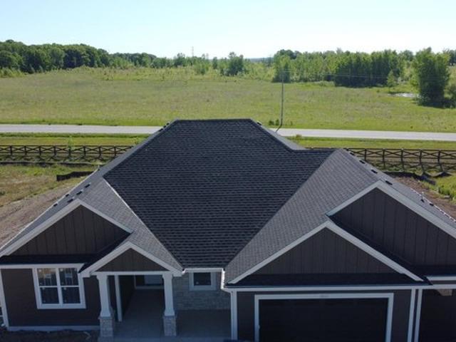 9800 N Migratory Ct, Mequon, WI 53097