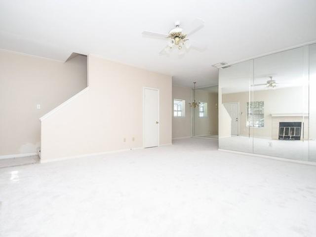 9800 Pagewood Ln Apt 2108, Houston, TX 77042