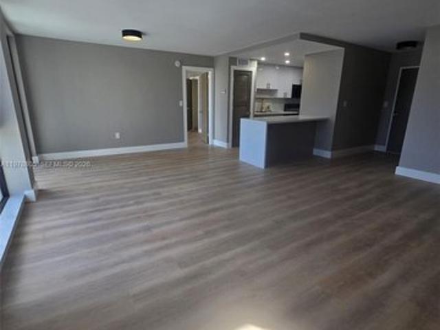 9800 W Bay Harbor Dr Apt 305, Bay Harbor Islands, FL 33154