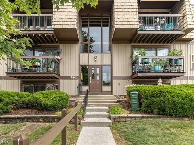 9801 Sunrise Blvd Unit O33, North Royalton, OH 44133