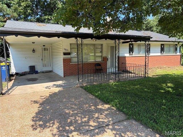 9801 Winn Dr, Woodson Terrace, MO 63134