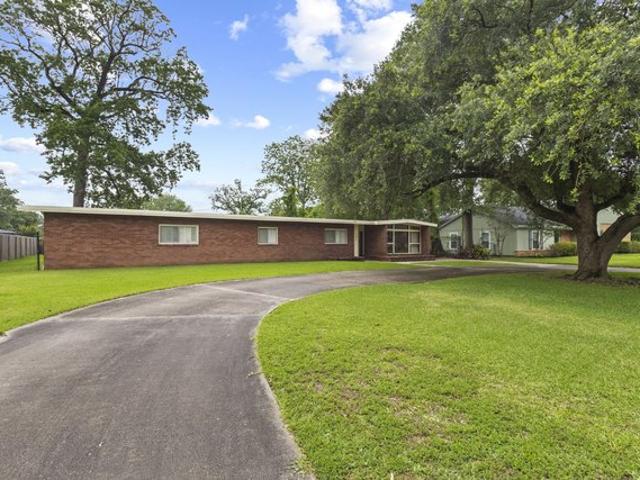 980 20th St, Beaumont, TX 77706