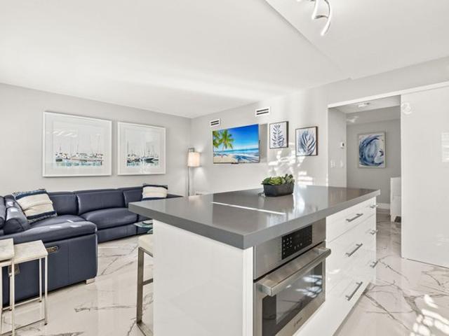 980 7th Ave S Apt 109, Naples, FL 34102