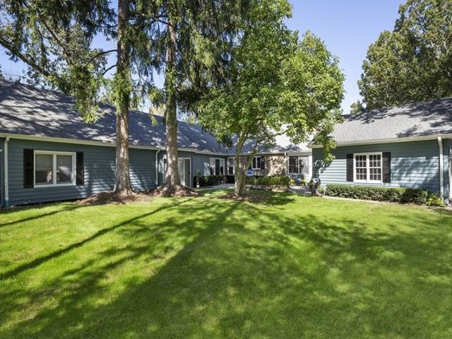 980 Brand Ln, Deerfield, IL 60015
