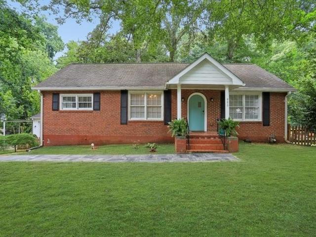 980 Brookdale Dr, East Point, GA 30344
