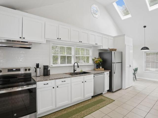 980 Brookdale Drive