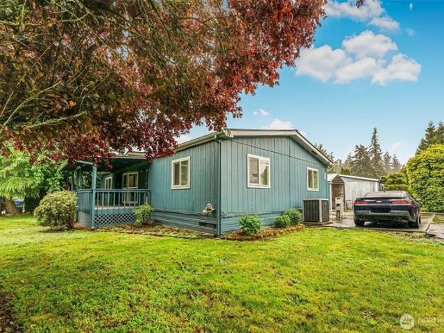 980 Falcon Rd, Camano Island, WA 98282