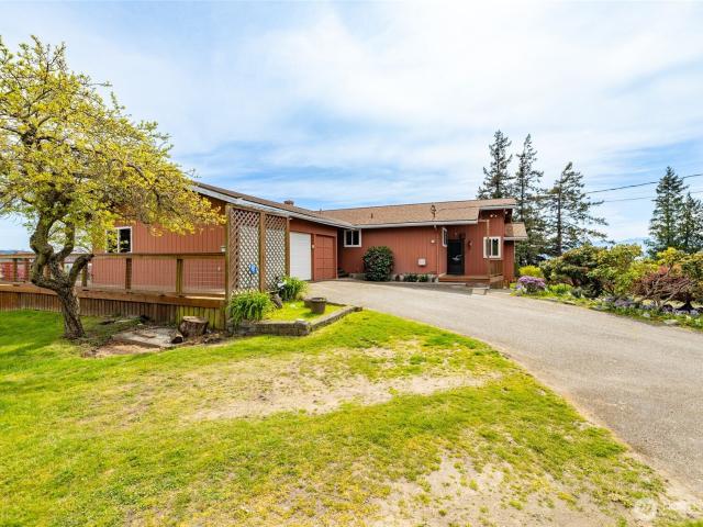 980 Moonraker Drive