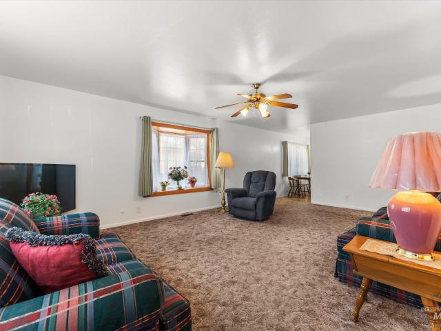 980 N 6th East