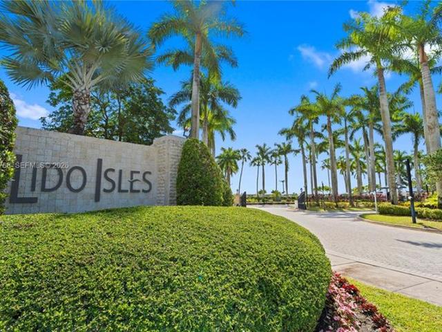 980 SW 171st Ter, Pembroke Pines, FL 33027