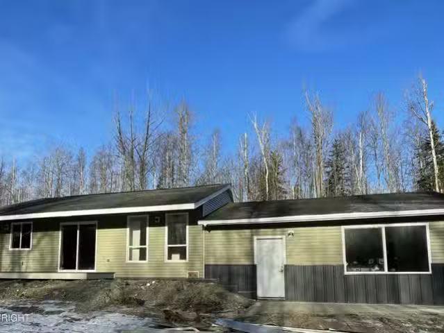 980 W FAIRVIEW LOOP, WASILLA, AK 99654 Single Family Residence.