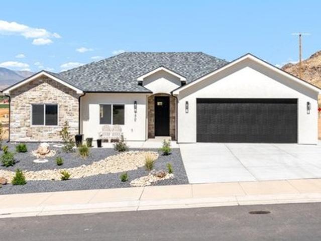 980 W Rock View Dr, Hurricane, UT 84737