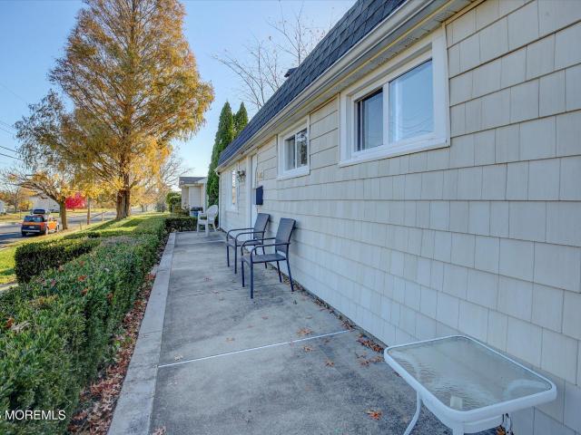 980 Woodgate Avenue