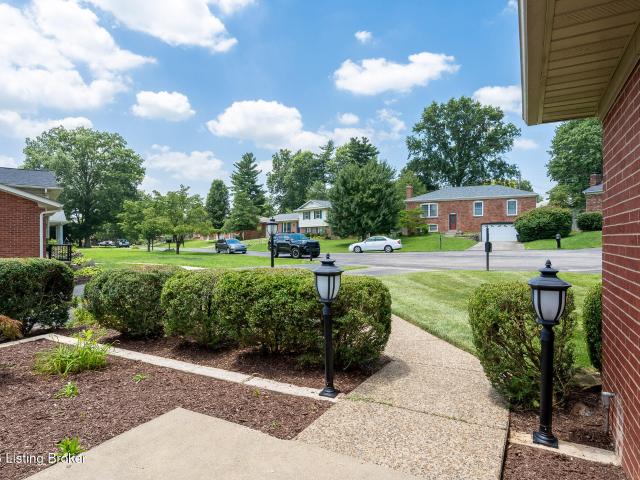 9814 Boxford Ct