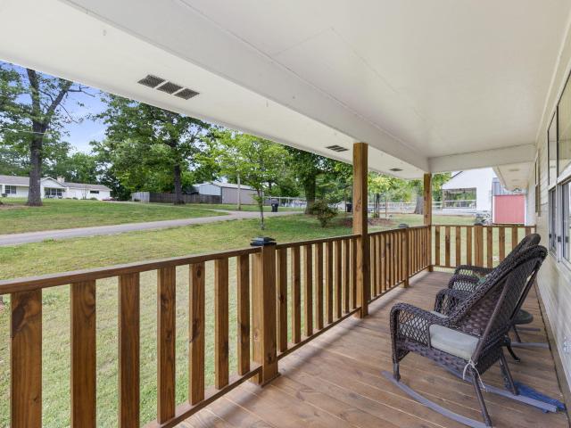 9814 Lakeside Road