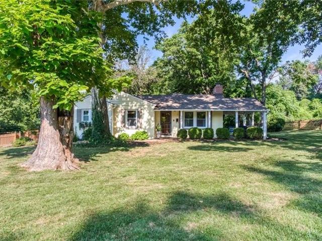 9814 W 57th St, Merriam, KS 66203