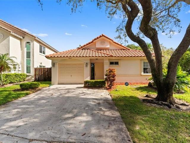 9815 NW 5th Pl, Plantation, FL 33324