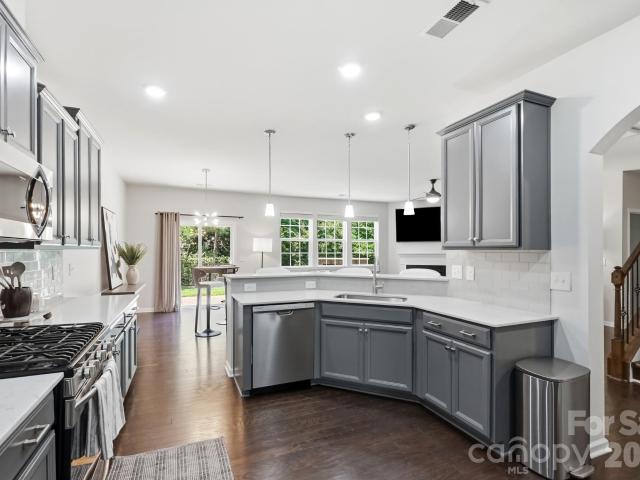9815 Caledenia Drive