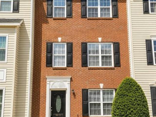9815 Treeside Ln, Matthews, NC 28105