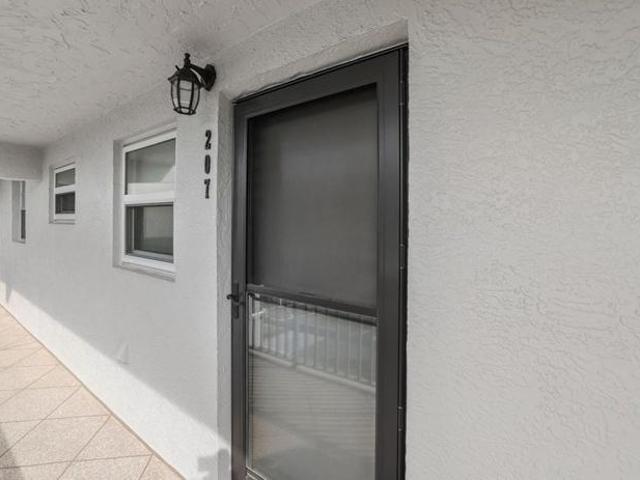 9815 47th Ave N #207, Saint Petersburg, FL 33708