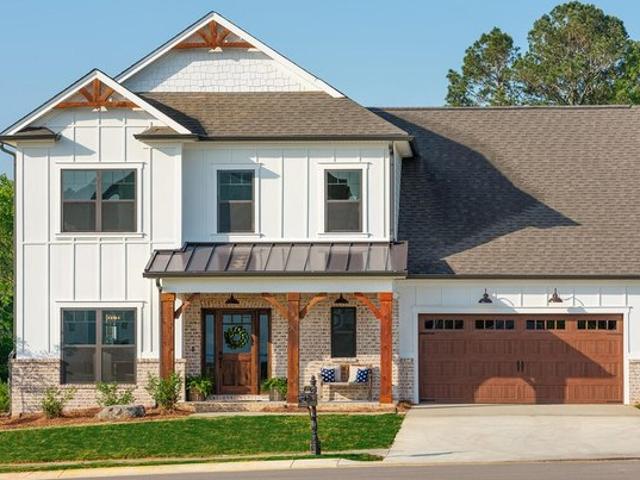 9816 Mayfly Rd, Ooltewah, TN 37363
