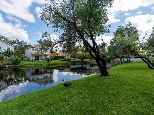 9819 NW 3rd Ct, Unit 3, Plantation, FL 33324 | MLS #B26016