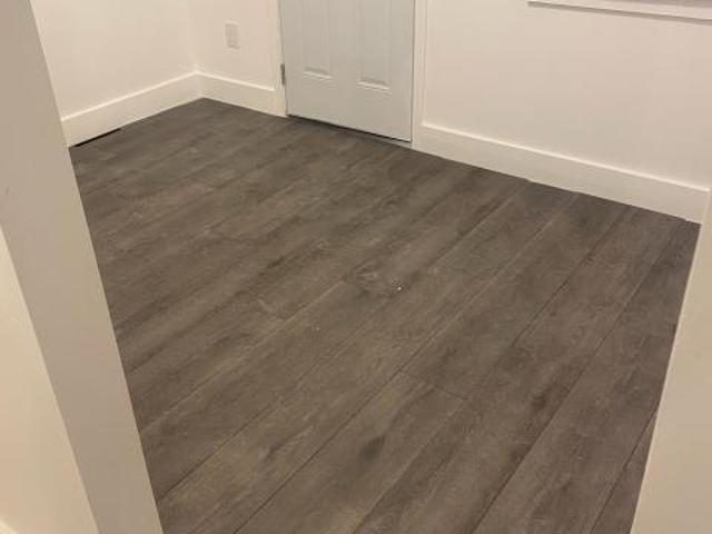 9810 E OUTER Drive