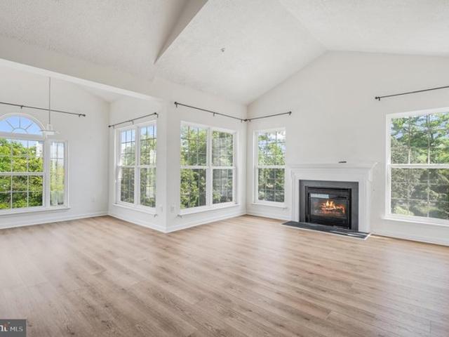 9810 Feathertree Ter Unit 21, Montgomery Village, MD 20886