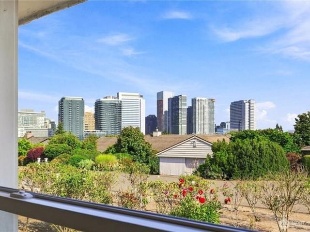 9810 Vineyard Crst, Bellevue, WA 98004